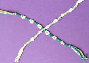 Simple Flower Friendship Bracelets * Moms and Crafters