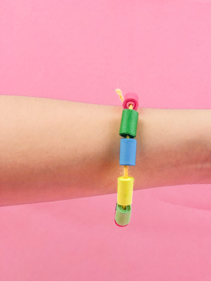 Paper Bead Bracelets * Moms and Crafters