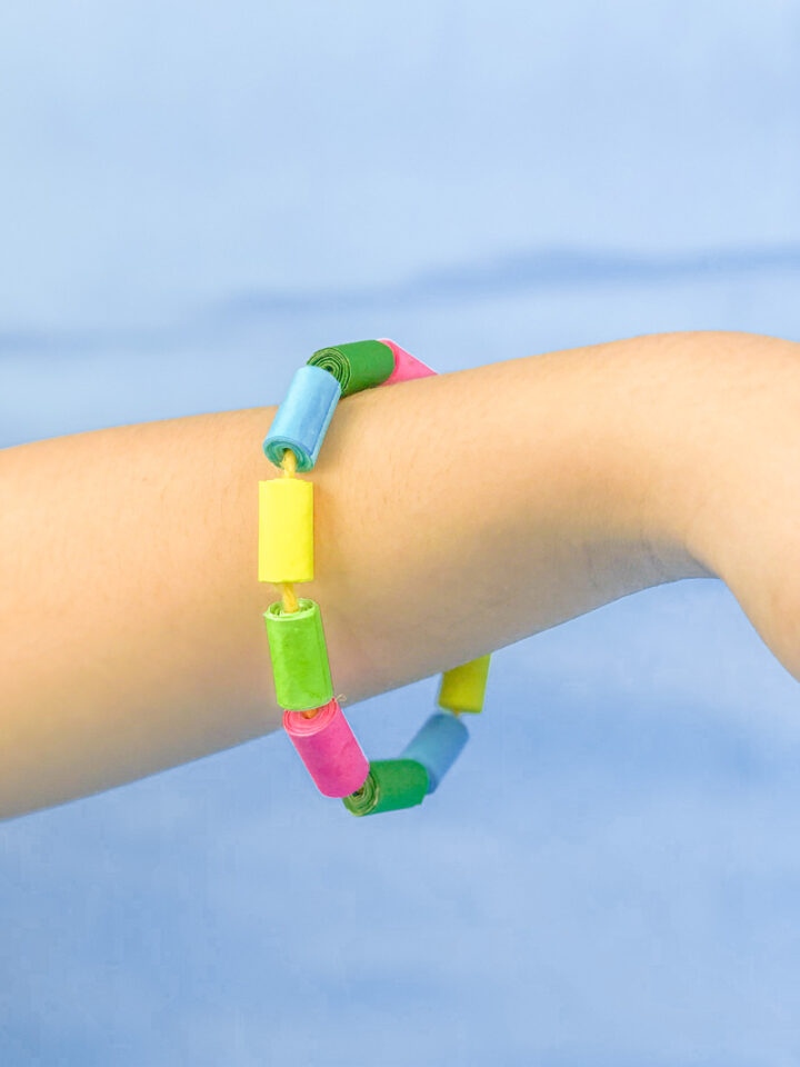 Paper Bead Bracelets * Moms and Crafters