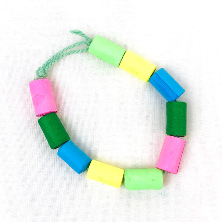 Paper Bead Bracelets * Moms and Crafters