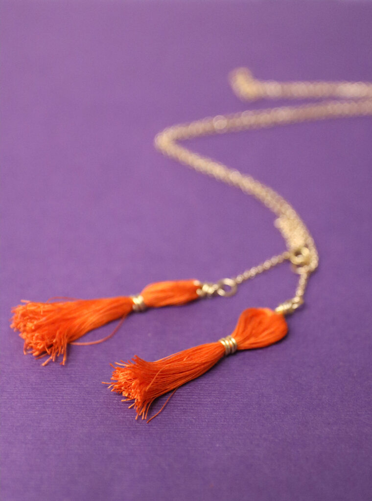 Small Thread Tassels for Earrings & More! * Moms and Crafters