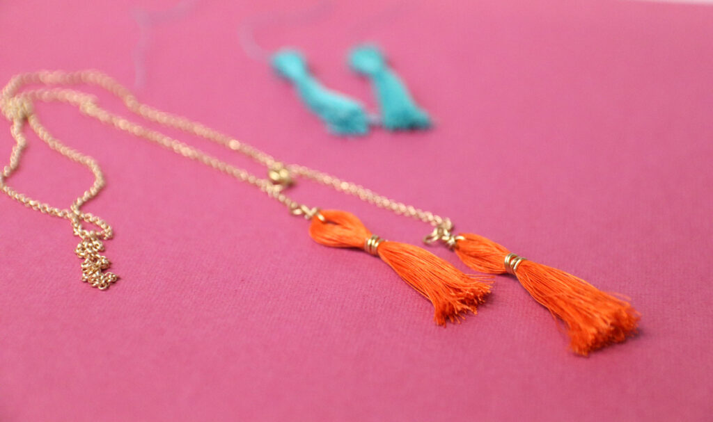 Small Thread Tassels for Earrings & More! * Moms and Crafters