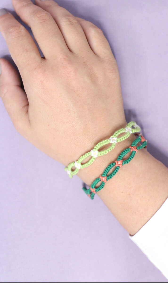 Daisy Chain Friendship Bracelet * Moms and Crafters