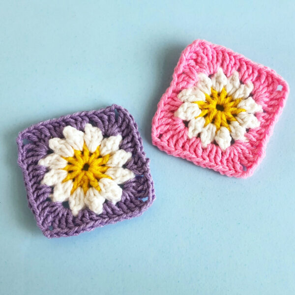 Flower Granny Square Crochet Pattern * Moms and Crafters