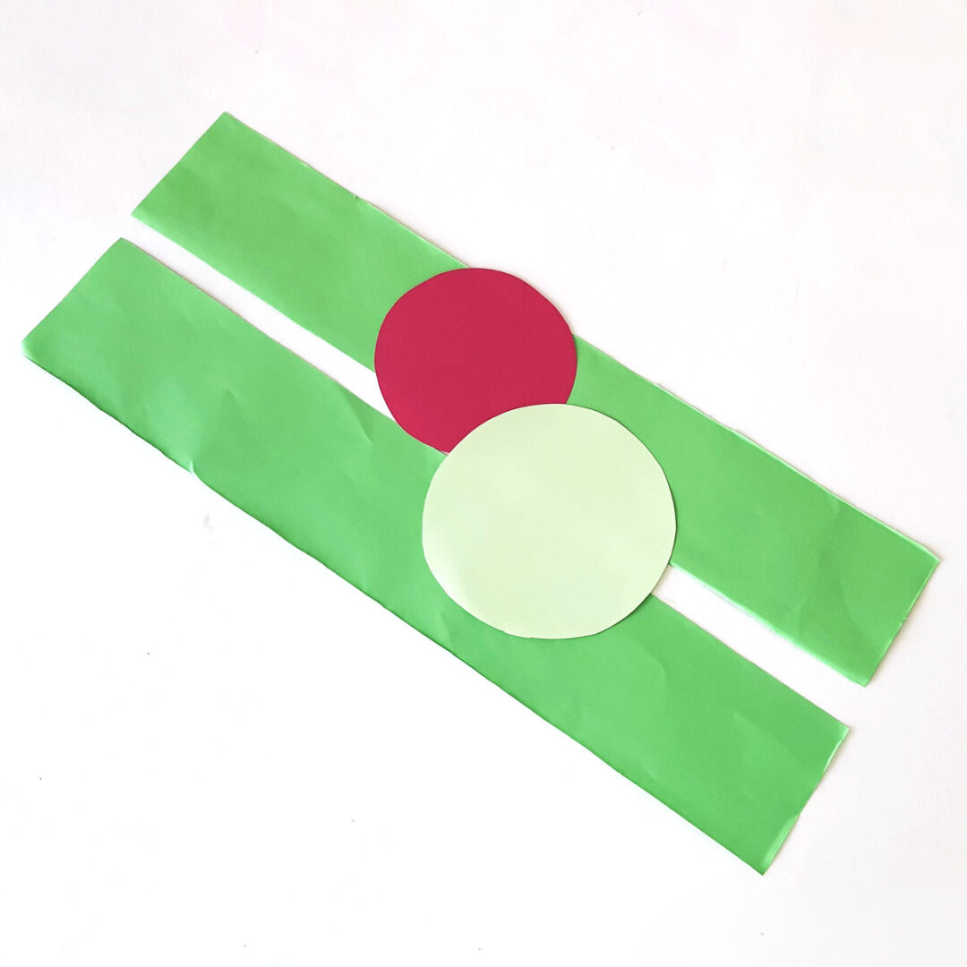 Fruit Paper Fans - A fun summer craft! * Moms and Crafters