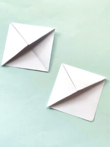 How to make Corner Bookmarks * Moms and Crafters