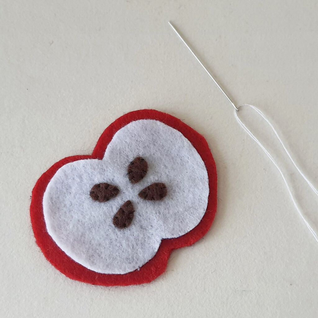 Felt Apple Pencil Topper * Moms and Crafters