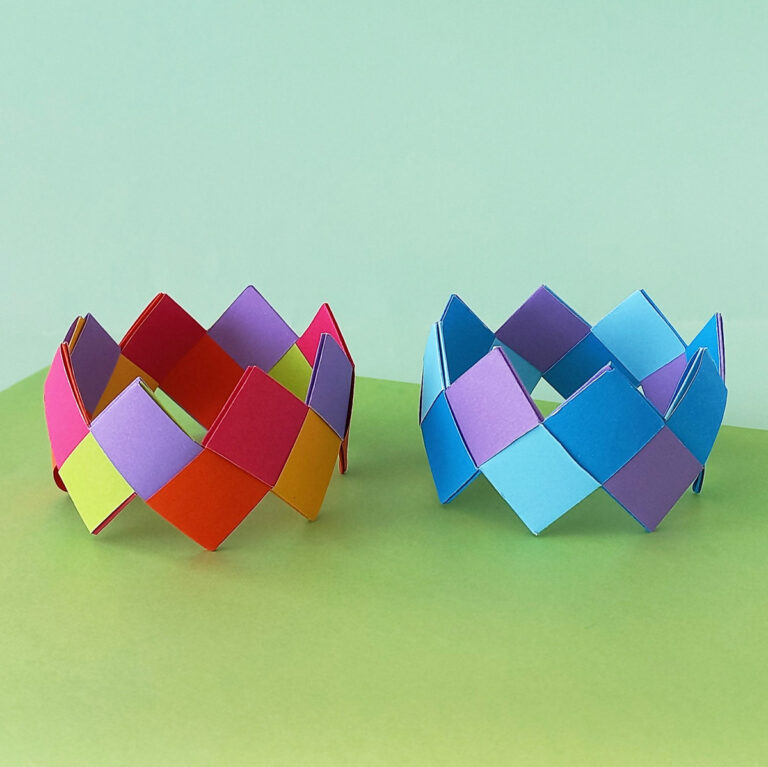 Just For Fun Origami Bracelet * Moms and Crafters