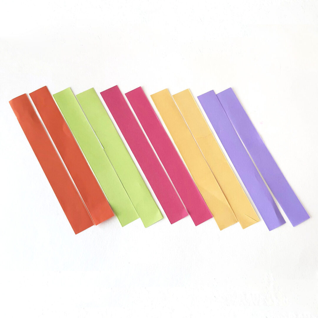 Just For Fun Origami Bracelet * Moms and Crafters