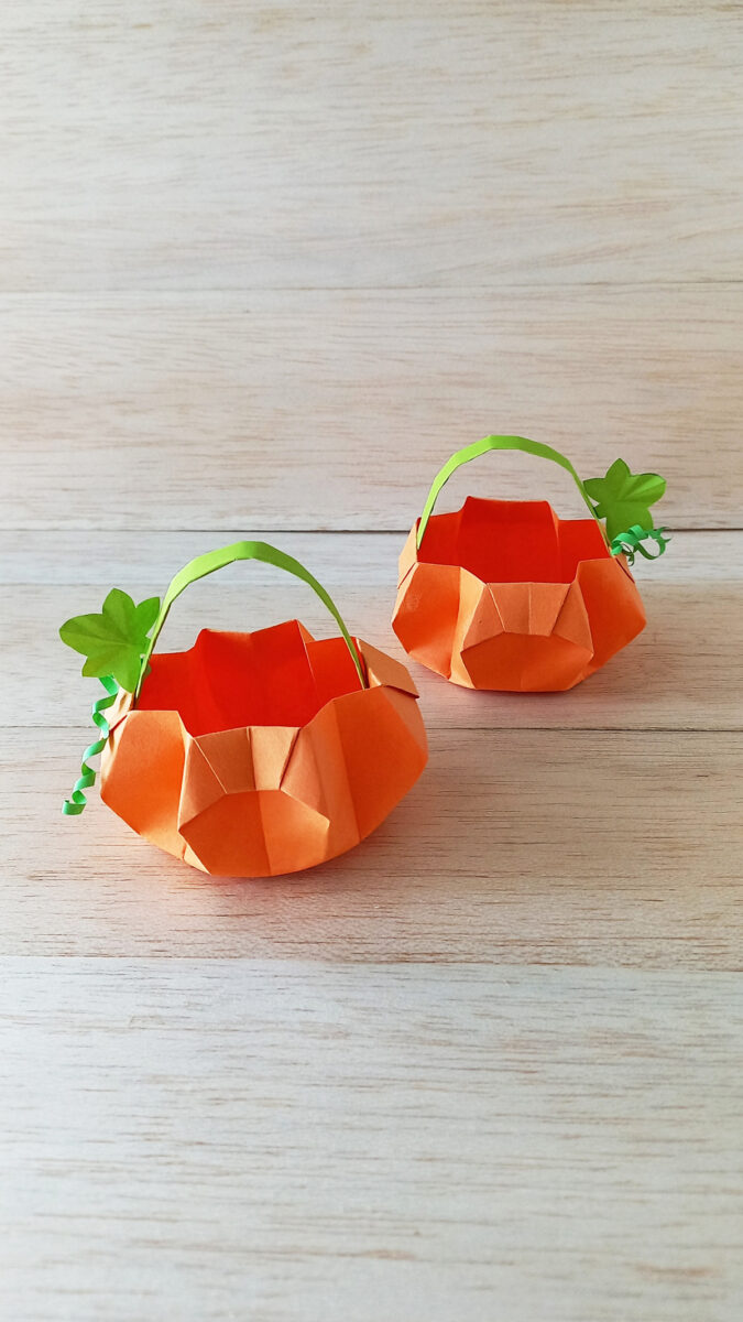 Easy 3D Origami Pumpkin Basket * Moms and Crafters