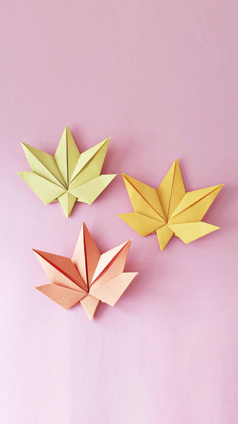 Origami Maple Leaf - Step by Step Tutorial * Moms and Crafters