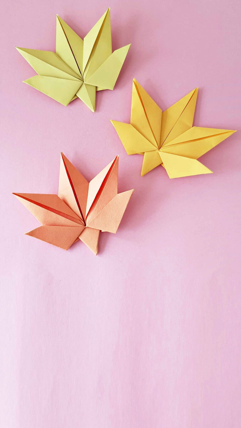 Origami Maple Leaf - Step by Step Tutorial * Moms and Crafters