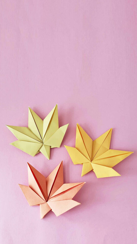 Origami Maple Leaf - Step by Step Tutorial * Moms and Crafters