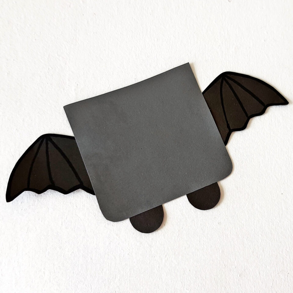 Paper Bag Bat Puppet Craft * Moms and Crafters