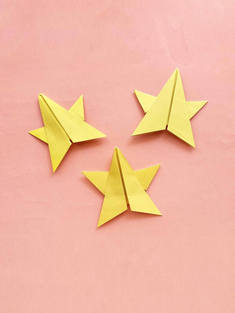 5 Pointed Origami Star Tutorial * Moms and Crafters