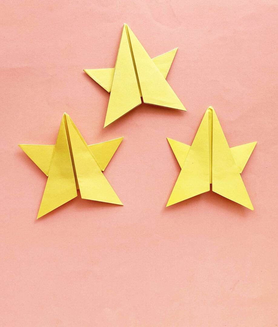 5 Pointed Origami Star Tutorial * Moms and Crafters