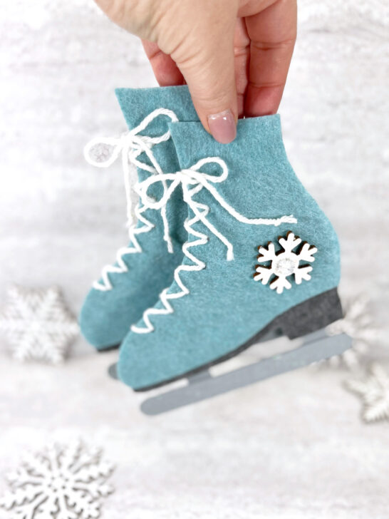 Felt Ice Skate Craft - Free Template * Moms and Crafters