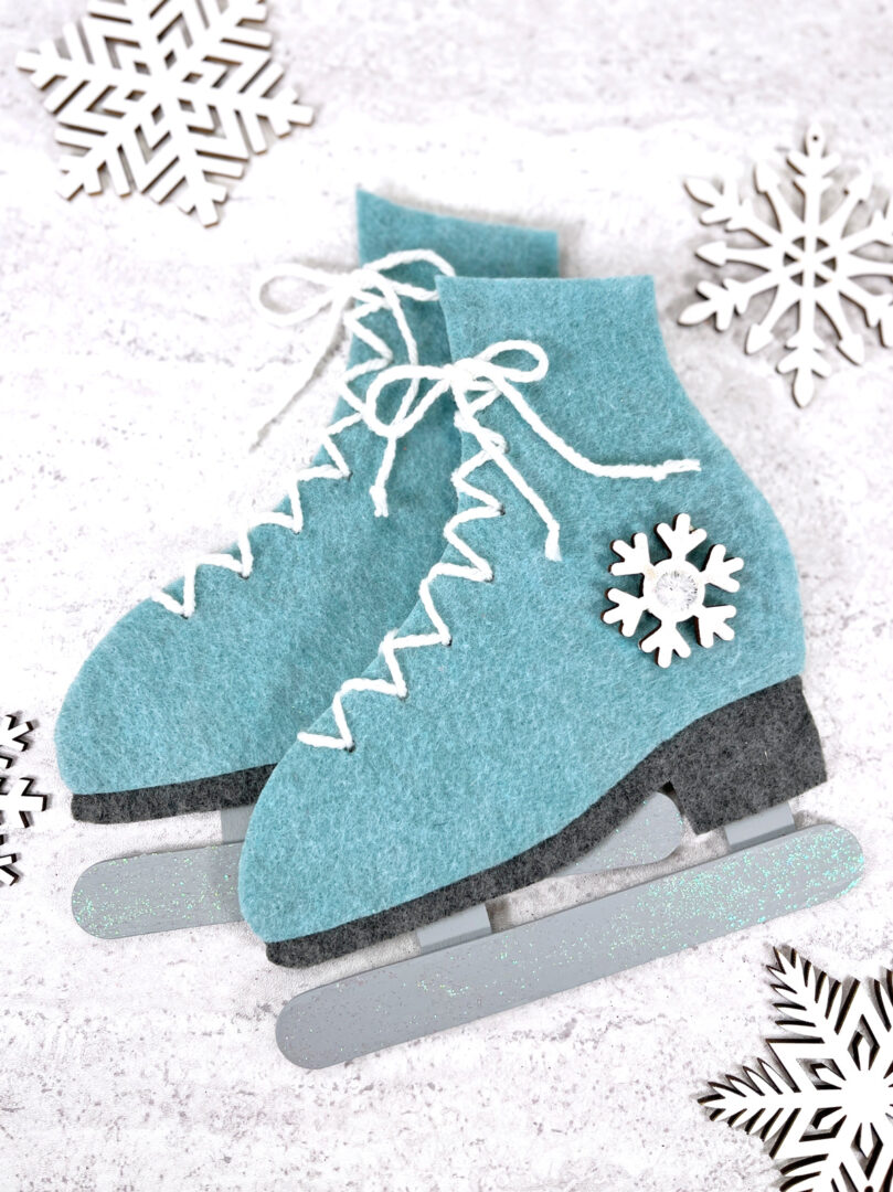 Felt Ice Skate Craft - Free Template * Moms and Crafters