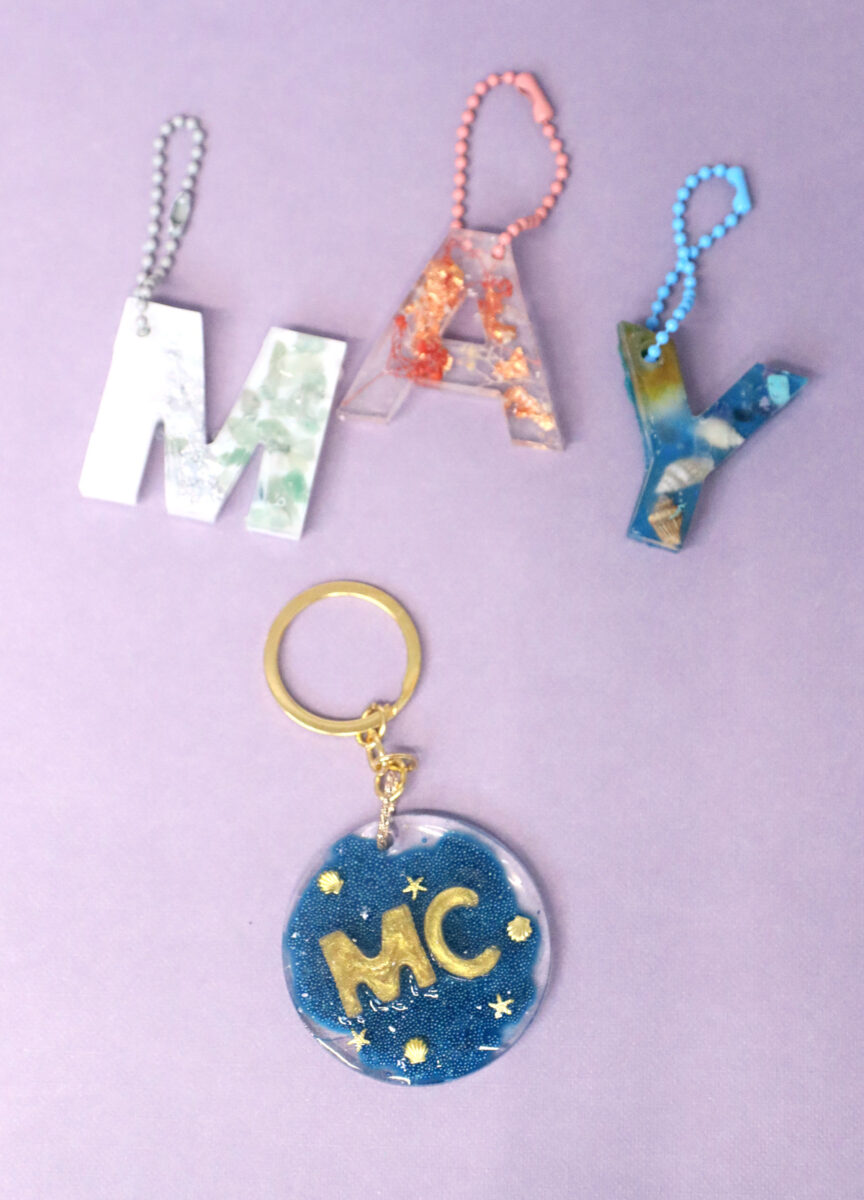 Resin Letters Keychain: 2 Ways * Moms and Crafters