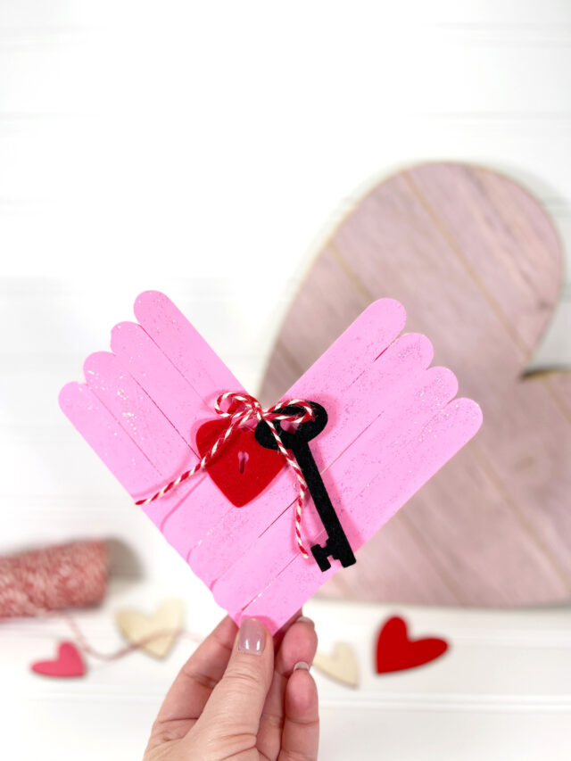 Popsicle Stick Heart Craft * Moms and Crafters