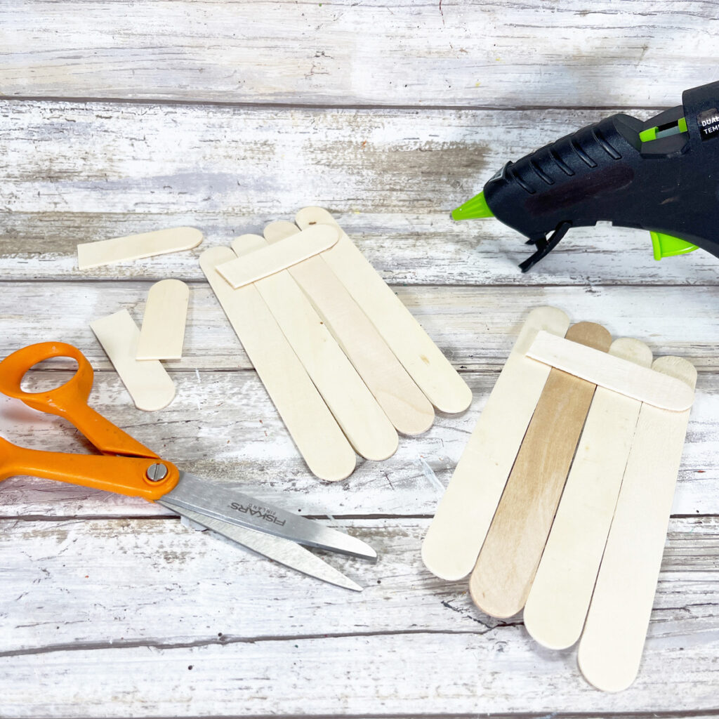 Popsicle Stick Heart Craft * Moms and Crafters
