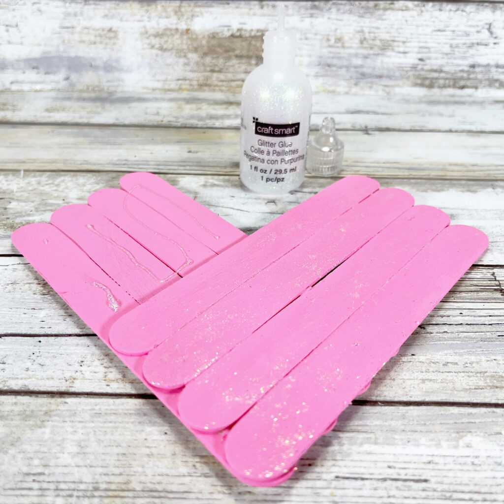 Popsicle Stick Heart Craft * Moms and Crafters