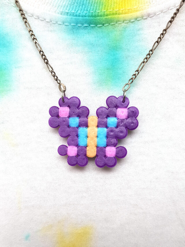 Perler Bead Necklace * Moms and Crafters