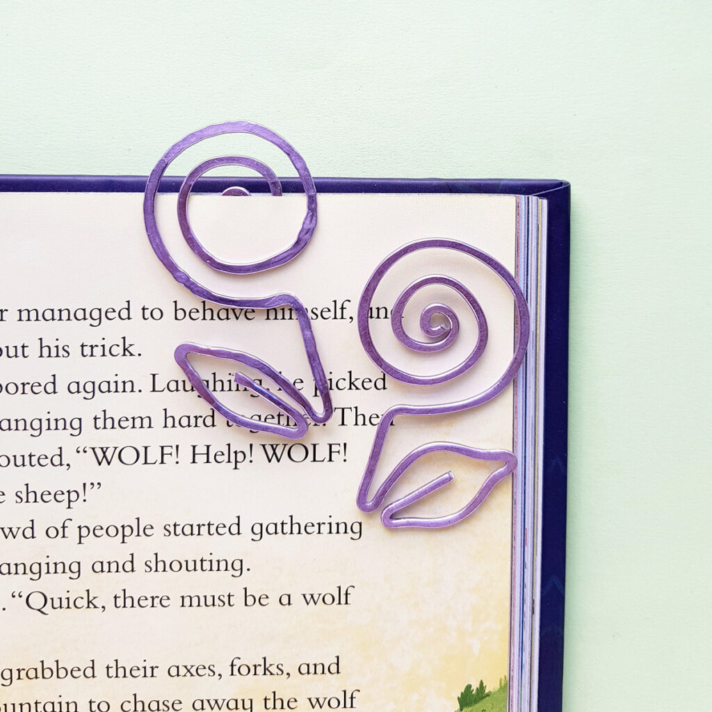 Wire Flower Bookmark * Moms and Crafters