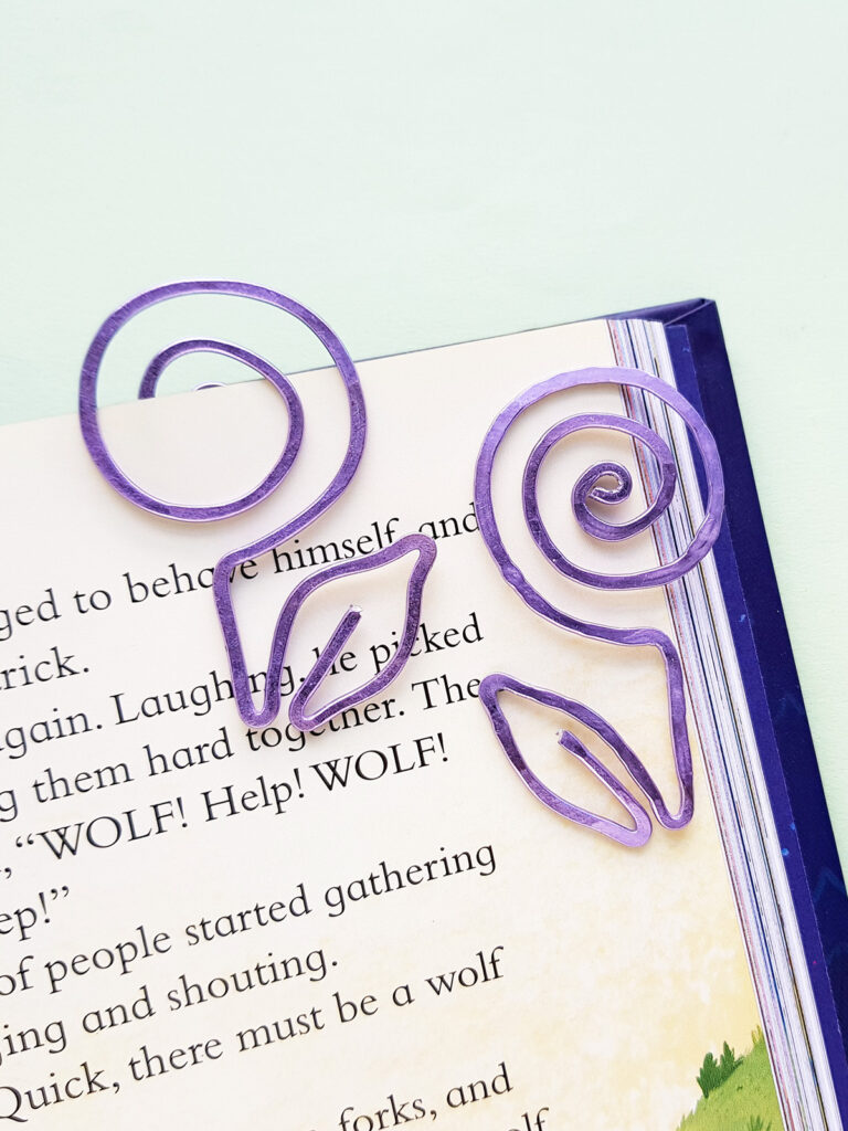 Wire Flower Bookmark * Moms and Crafters