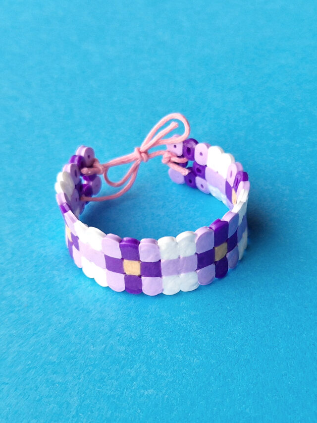 Perler Bead Bracelet * Moms and Crafters